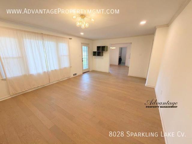 8028 sparkling lake cv