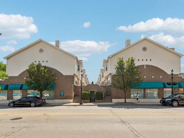 8029 Lincoln Ave, Skokie, IL 60077