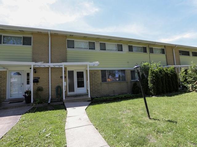 8029 W Lyons St, Niles, IL 60714
