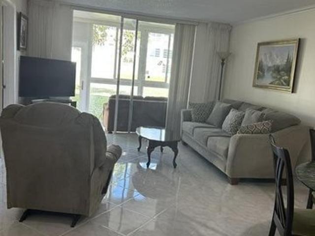 8020 N Sunrise Lakes Dr W Unit 111, Sunrise, FL 33322
