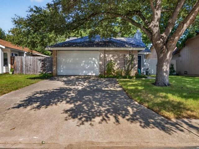 8020 Orchard Bend St, San Antonio, TX 78250