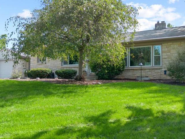 8020 S 68th St, Franklin, WI 53132