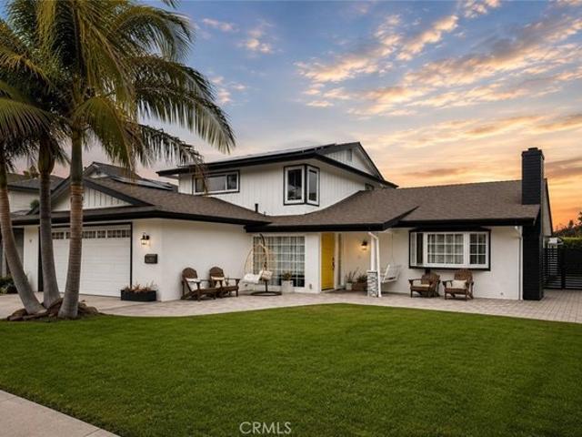 8021 Sunset Cir, Huntington Beach, CA 92646