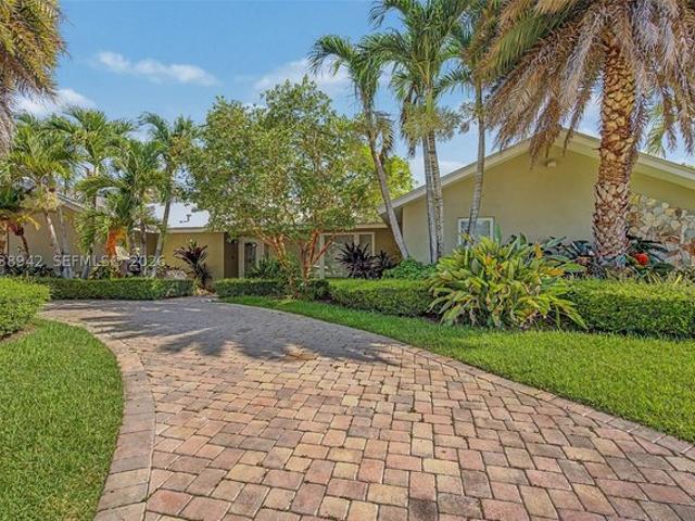 8021 SW 162nd St, Palmetto Bay, FL 33157