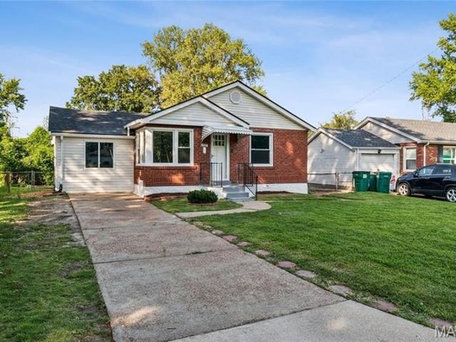 8021 Titus Rd, Hanley Hills, MO 63114