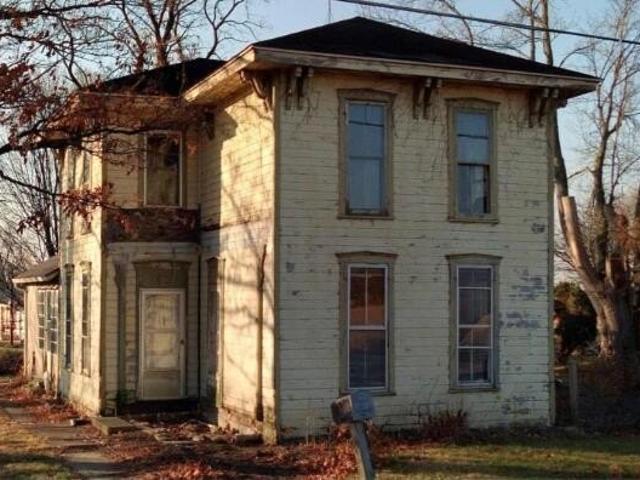 8021 Troy Rd, New Carlisle, OH 45344