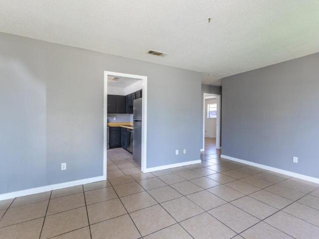 8021 23 Arcadia Lane