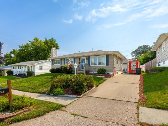 8021 8th Street W