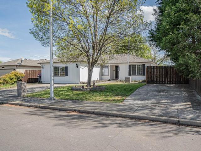 8022 Brie Ter, White City, OR 97503