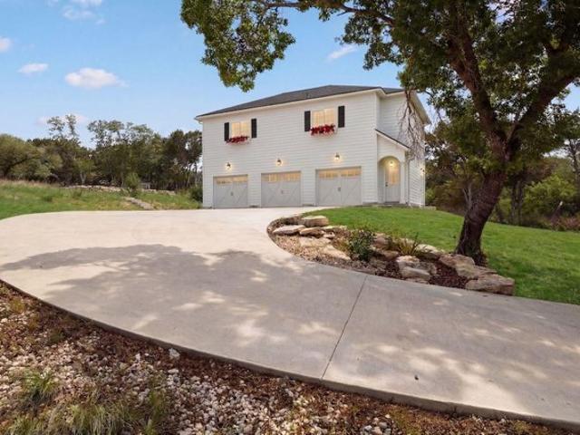 8023 Lakeview St, Volente, TX 78641