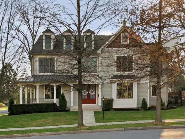 802 Cottage St SW, Vienna, VA 22180 | MLS #VAFX2298 | Compass