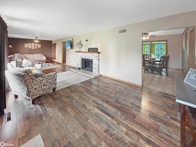 802 Crestview Drive