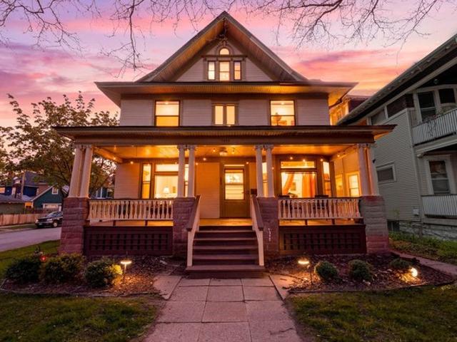 802 Ashland Ave, Saint Paul, MN 55104