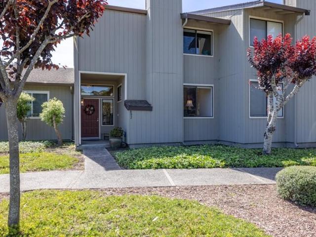 802 Brentwood Ct, Pacific Grove, CA 93950