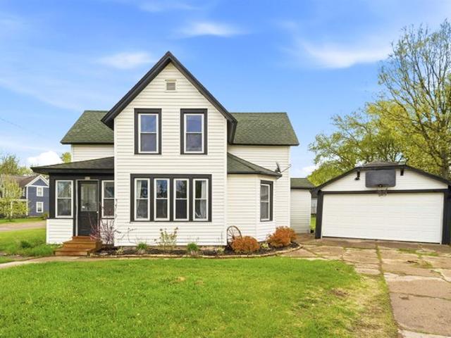 802 Depot St, Manawa, WI 54949