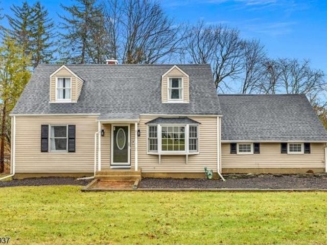 802 E Prospect St, Hackettstown, NJ 07840