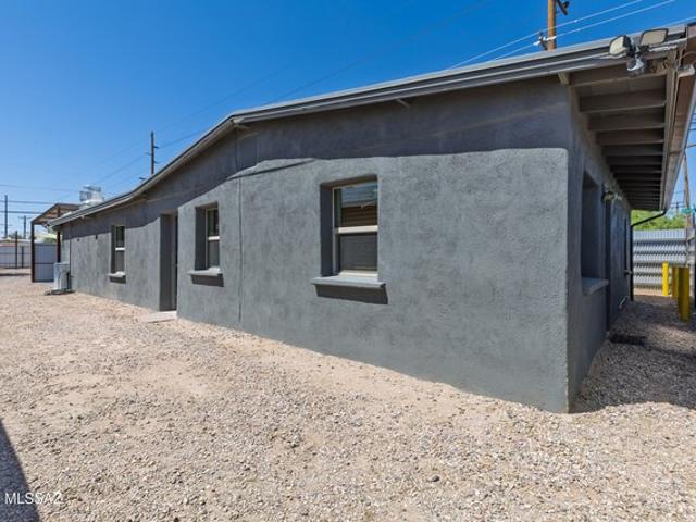 802 E Silverlake Rd, Tucson, AZ 85713