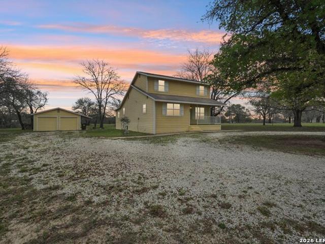 802 Eagle Creek
