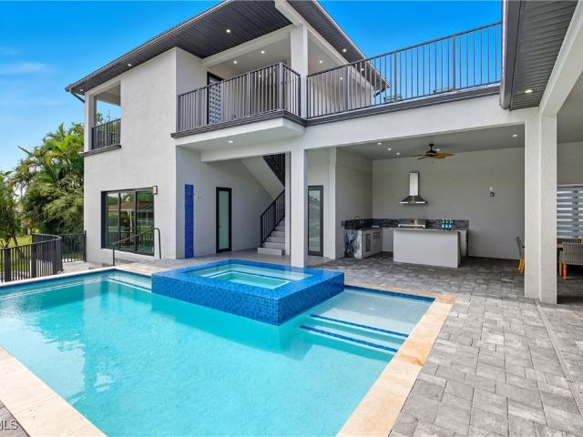802 El Dorado Pkwy E, Cape Coral, FL 33904 | MLS #2025010