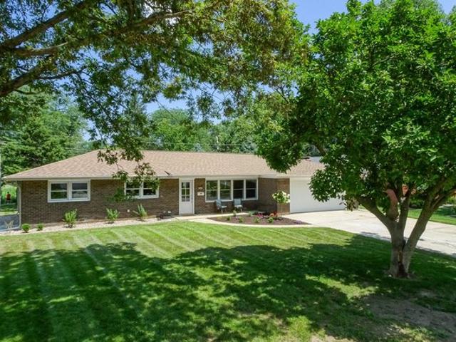 802 Karin Dr, Normal, IL 61761