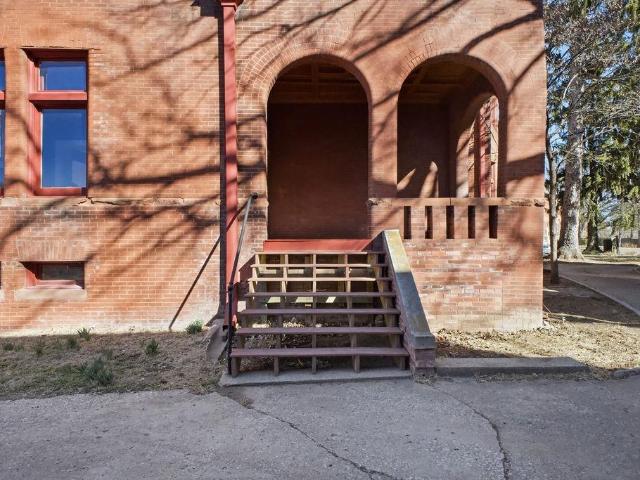 802 Hall St, Joseph, MO 64501 | MLS #2604