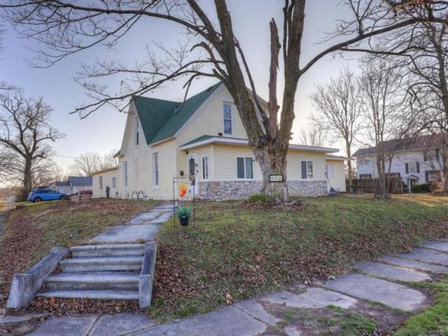802 Oak St, Carthage, MO 64836