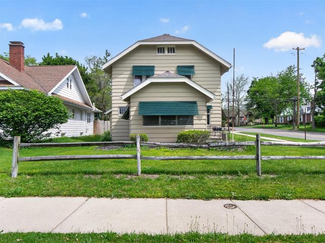802 Oakridge Drive