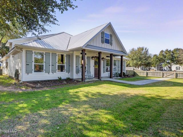 802 Old Spanish Trail, Bay St. Louis, MS 39520 | MLS #4140