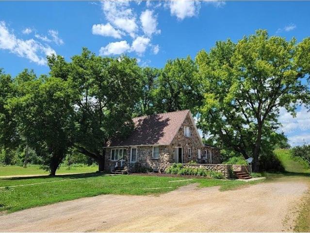 802 Le Hillier St, Mankato, MN 56001