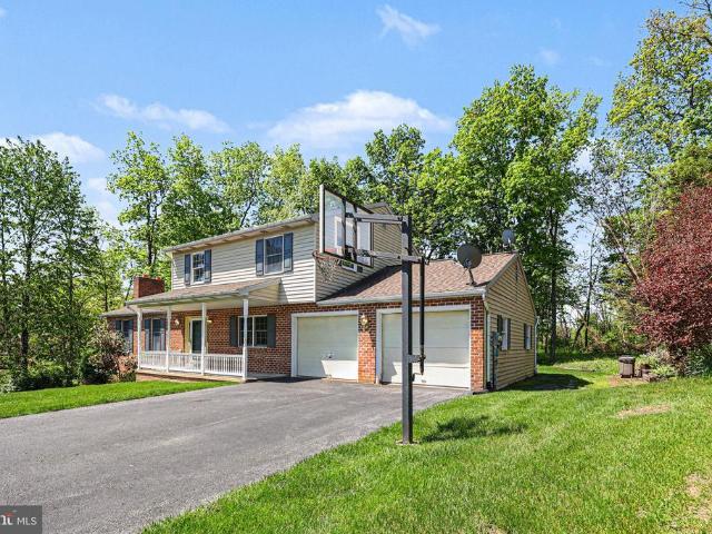 802 Leeds Court