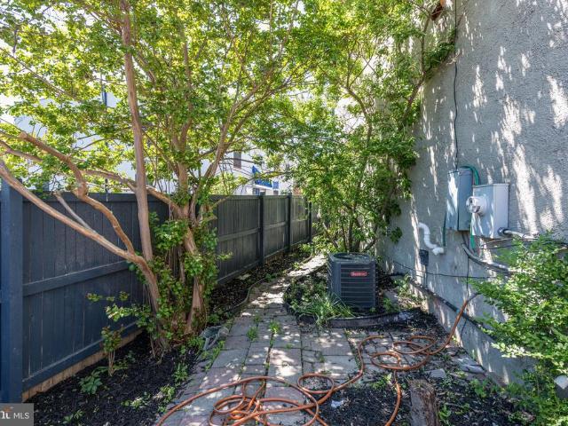 802 Mangold Street