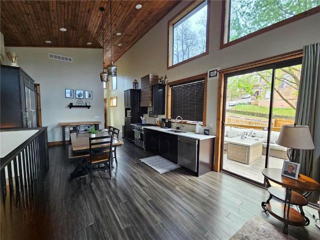 802 N 5th Street