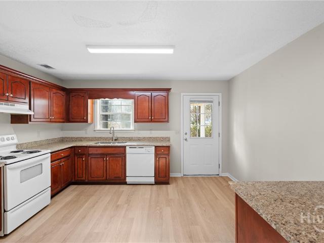 802 N Taylor