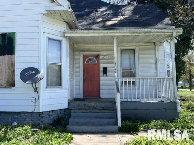802 N Clay Ave, Jacksonville, IL 62650