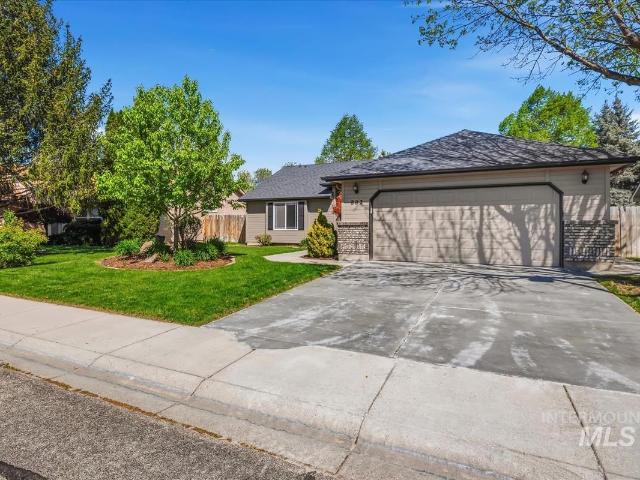 802 N Echohawk Way