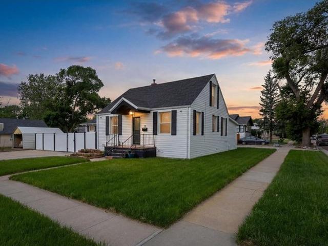 802 S 6th Ave, Sterling, CO 80751