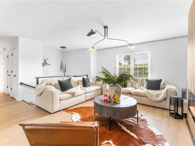 802 S Woodbine Road
