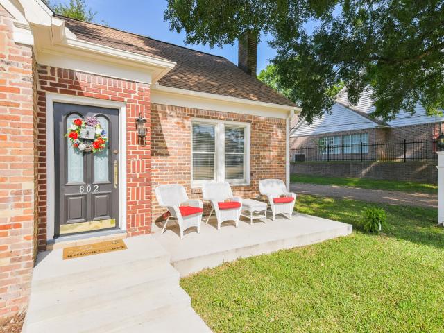 802 S Day Street