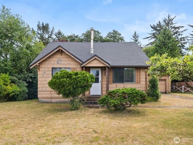 802 S Montesano St, Westport, WA 98595