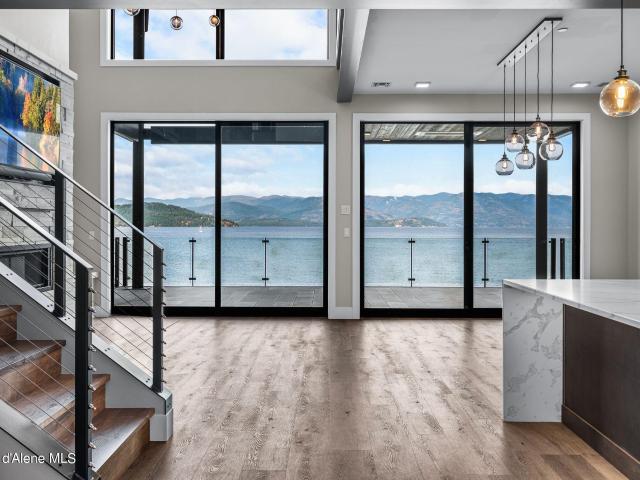 802 Sandpoint Ave, Unit 8106, Sandpoint, ID 83864 | MLS #25 6930 | Compass