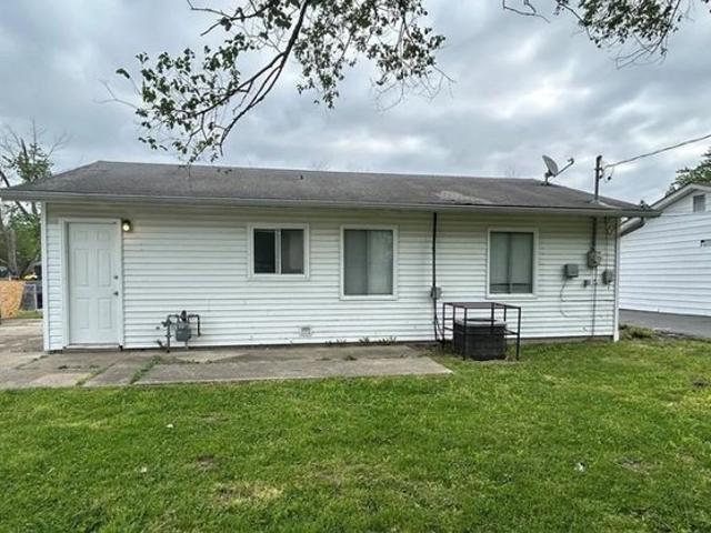 802 St Thomas Ln, Cahokia, IL 62206