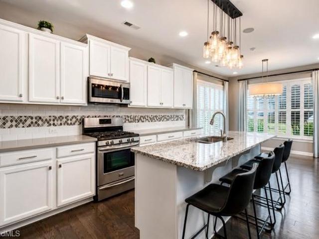 802 Sugarberry Lane