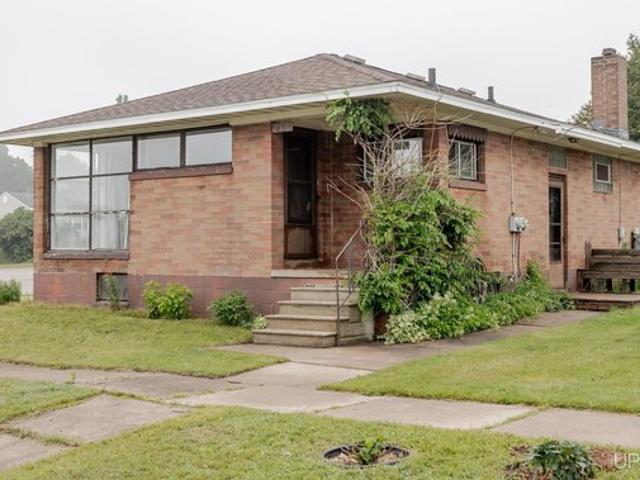 802 Palms Ave, Ishpeming, MI 49849