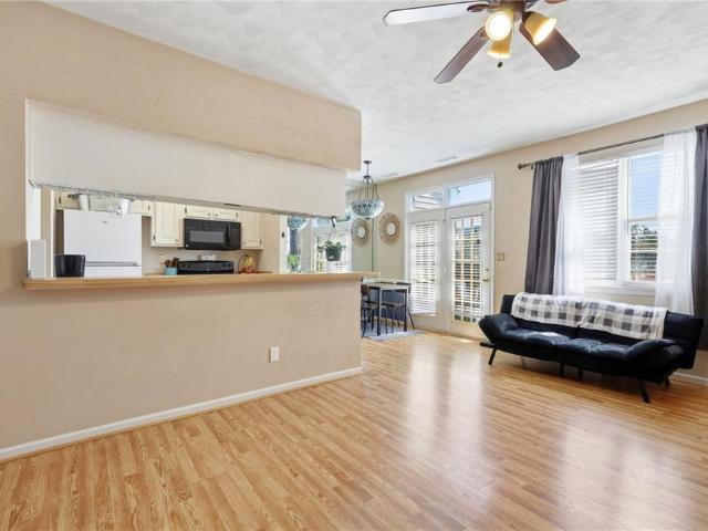 802 Primrose LN