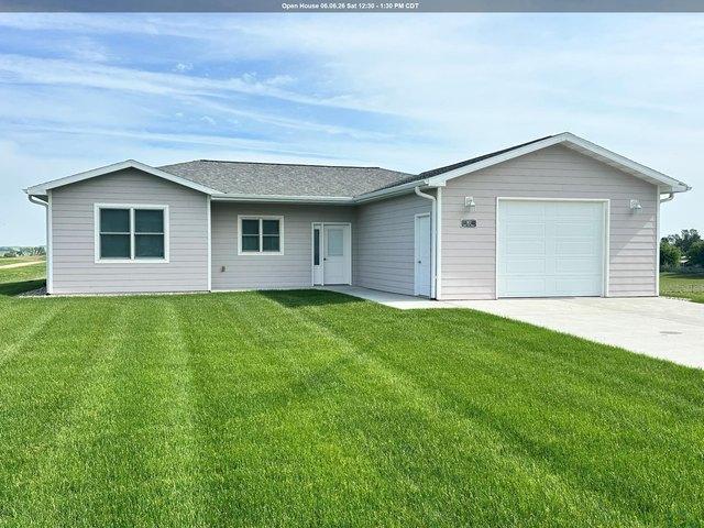 802 W 4th St, Laurel, NE 68745