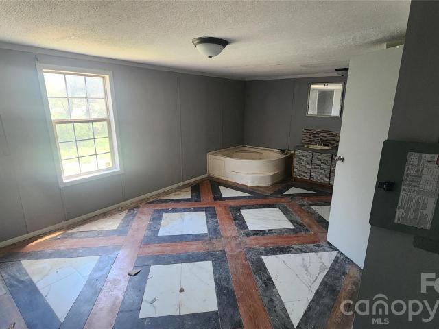 802 W 15th Street