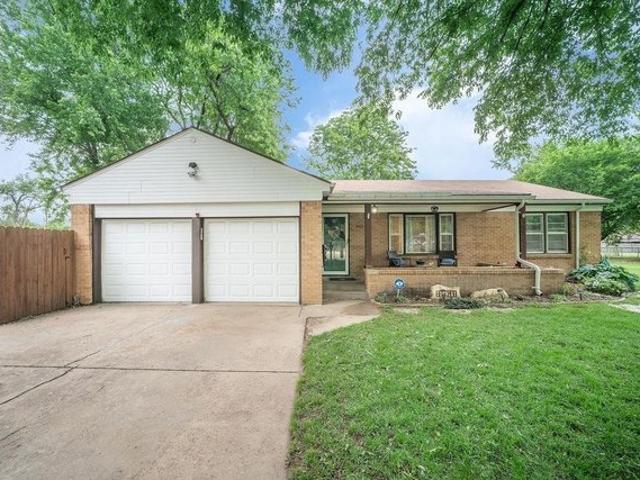 802 W 32nd St N, Wichita, KS 67204