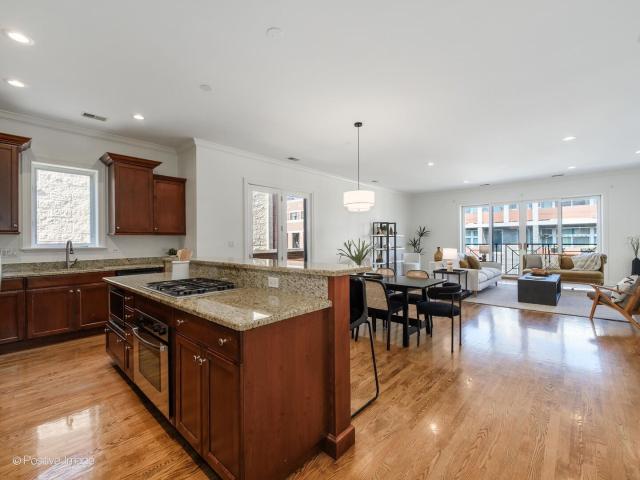 802 w wolfram street # 3n