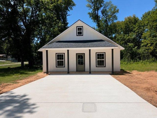 802 W Nelson St, Longview, TX 75601