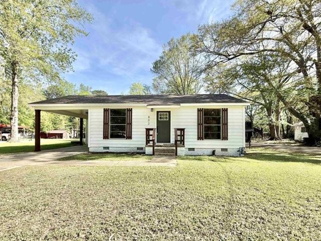 802 Waco St, Camden, AR 71701